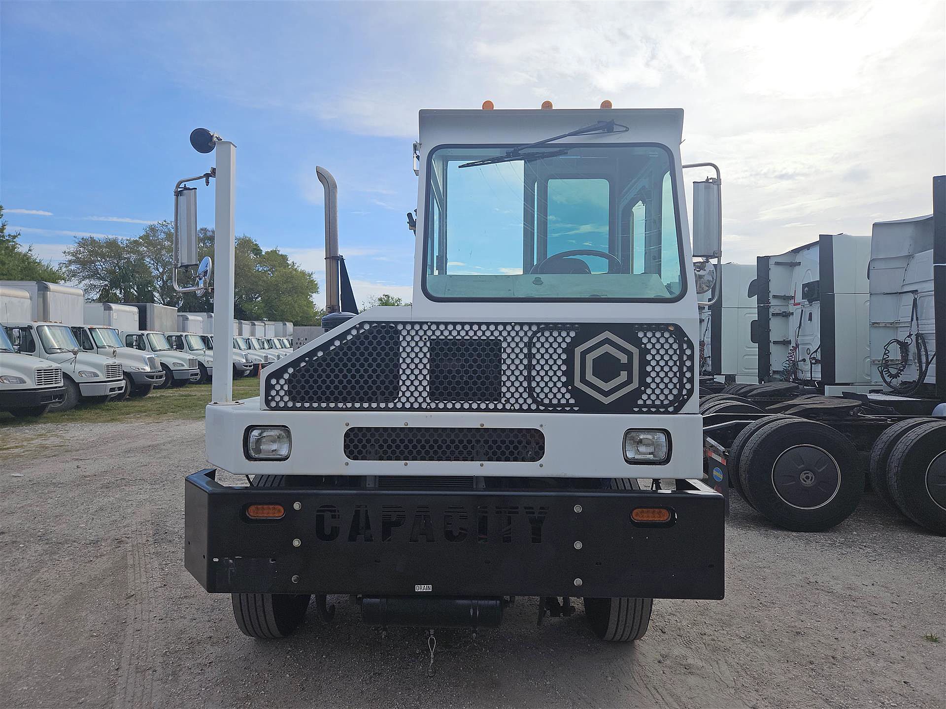 2017 Capacity SABRE 5 4X2 For Sale | Yard Spotter | #774534