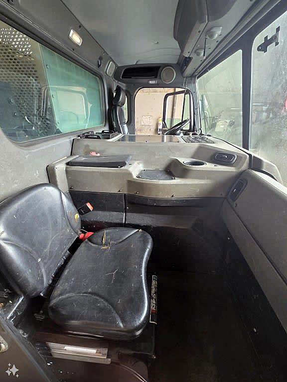 2016 Peterbilt 320 For Sale | Day Cab | #647198