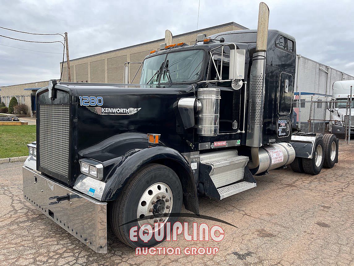 1998 Kenworth W900B For Sale | Sleeper Truck | #DKF774077