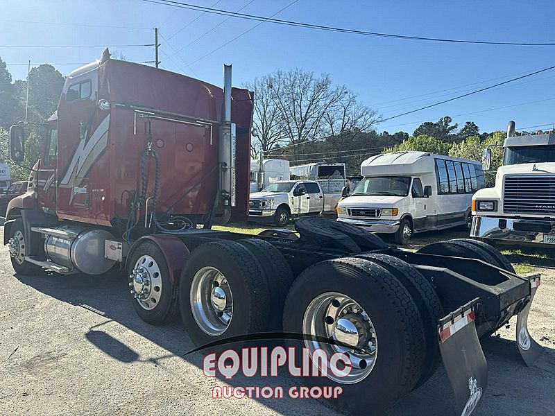 2007 Mack Pinnacle CXN613 (For Sale) | Sleeper Truck | # M065782