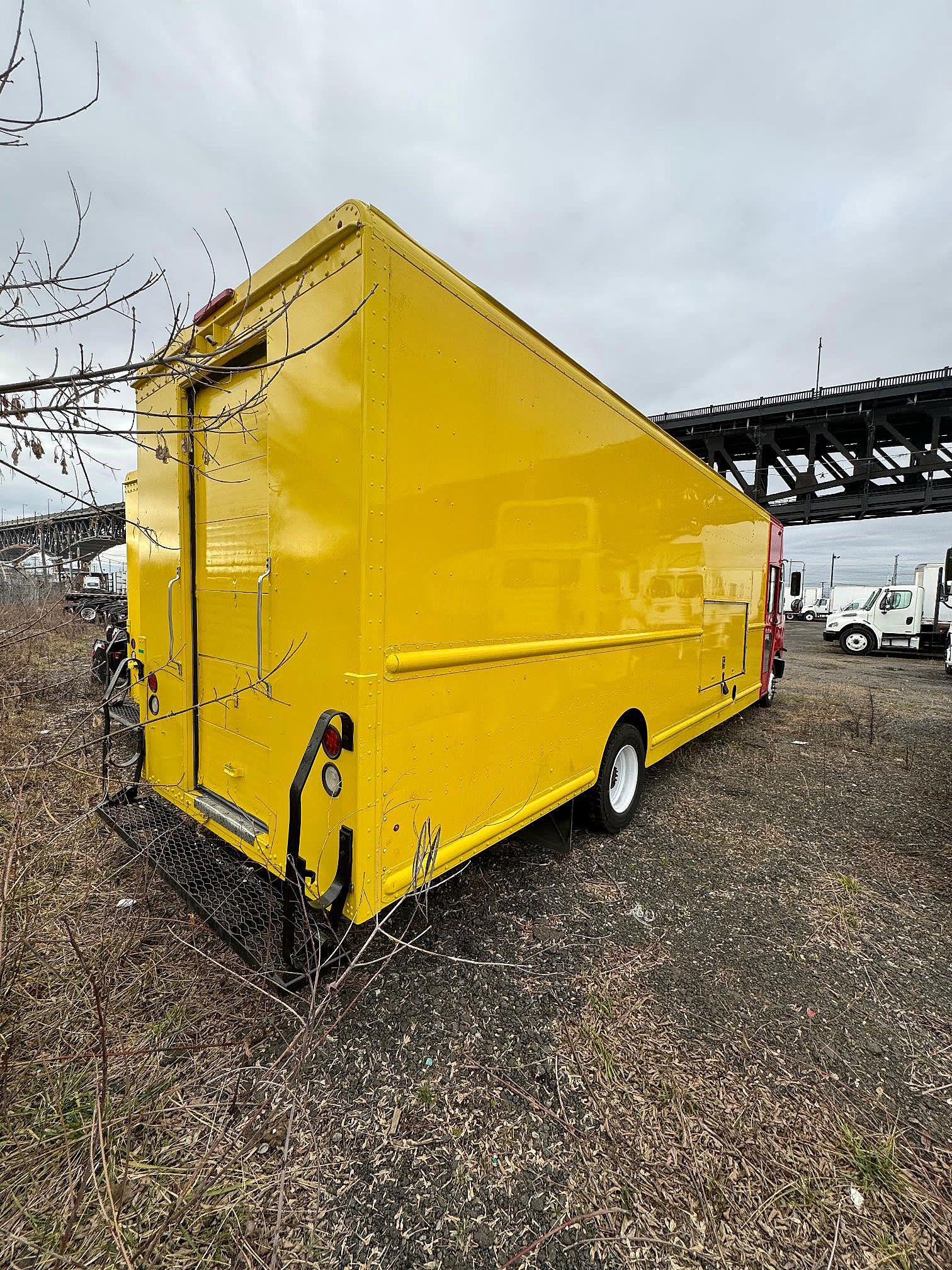 2017 Freightliner MT-55 WALK-IN (For Sale) | Day Cab | #665002