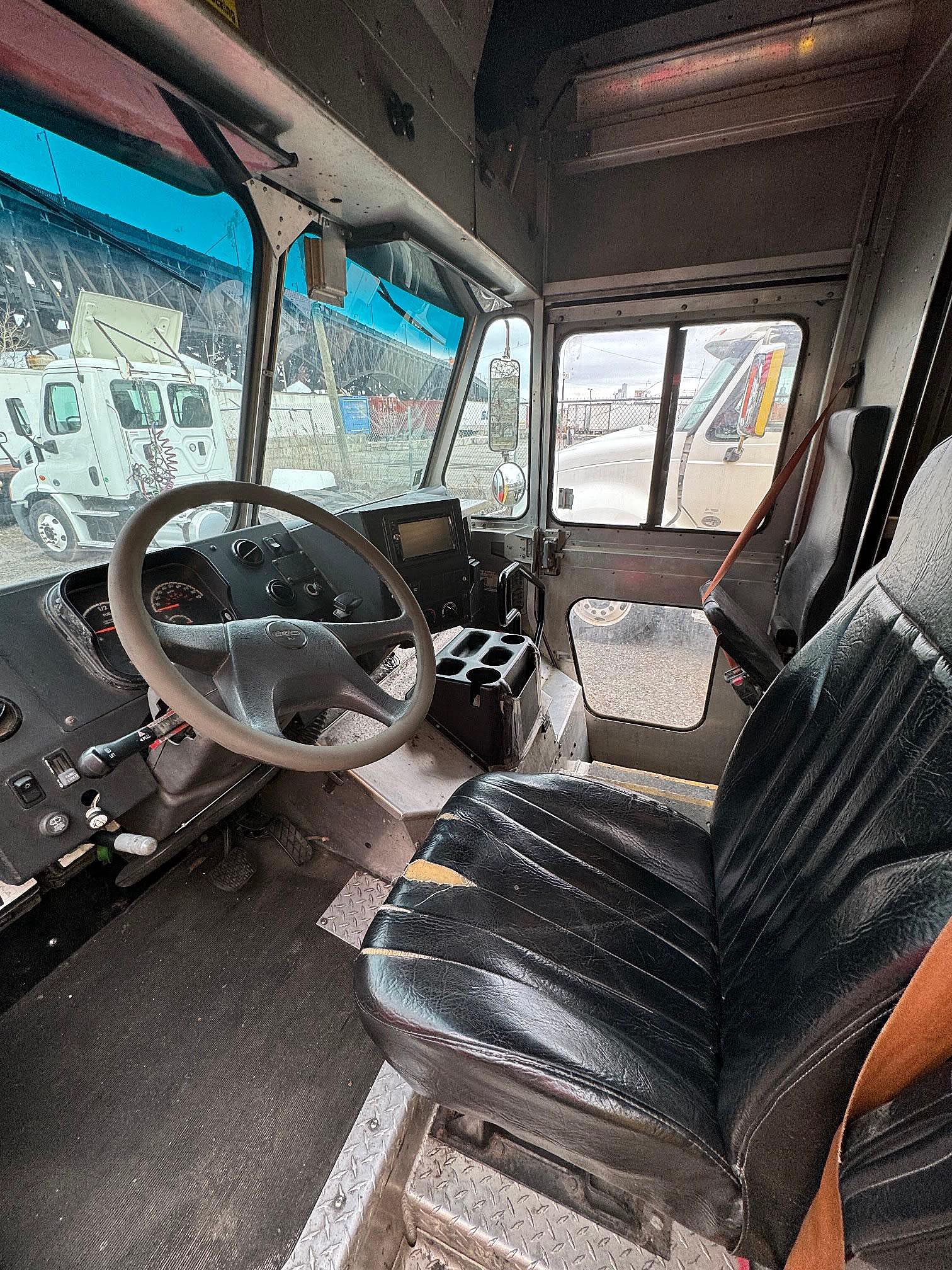 2017 Freightliner MT55 For Sale | 24' Box | #665002