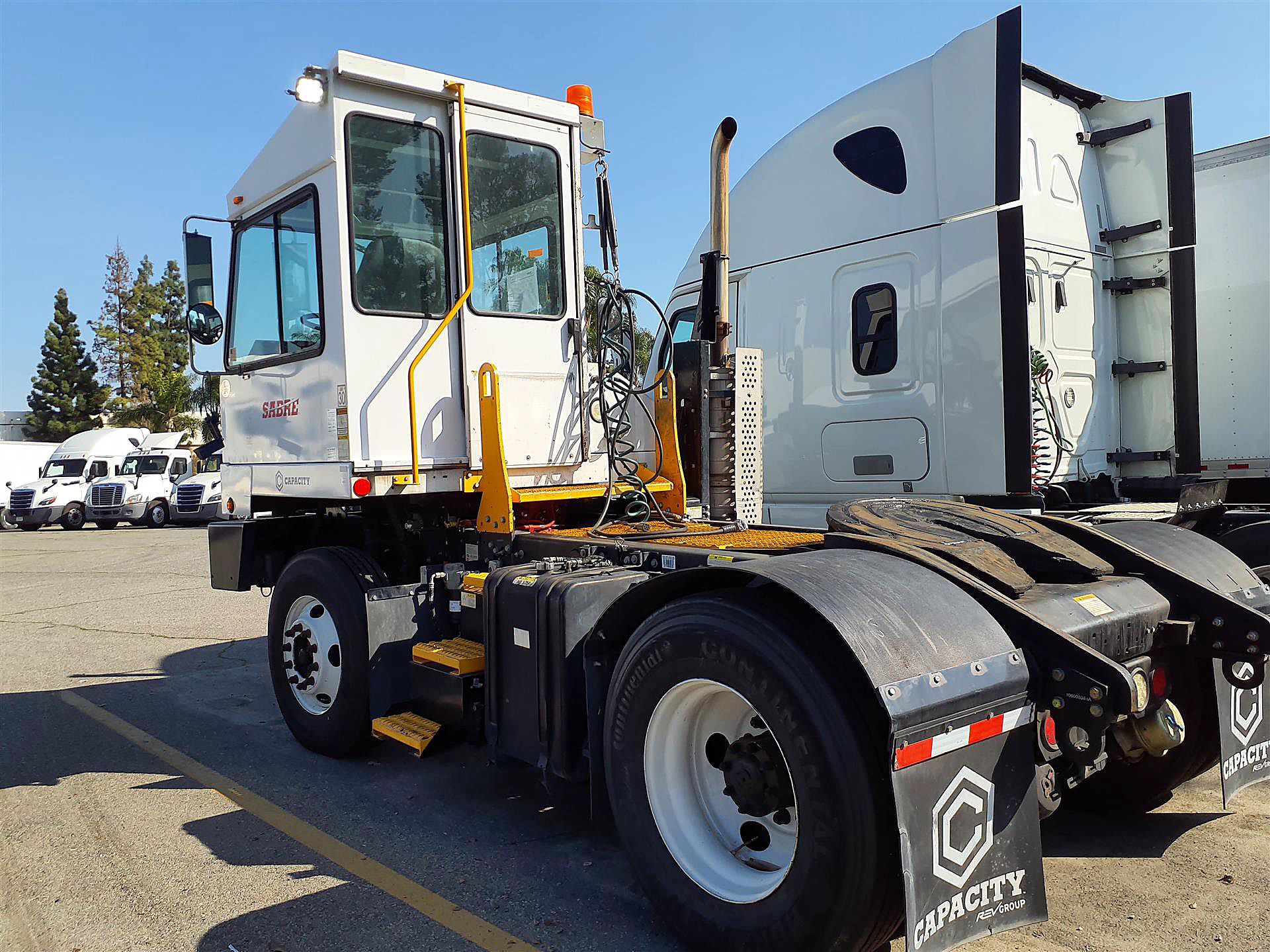 2018 Capacity SABRE 5 4X2 (For Sale) | Yard Spotter | #803920