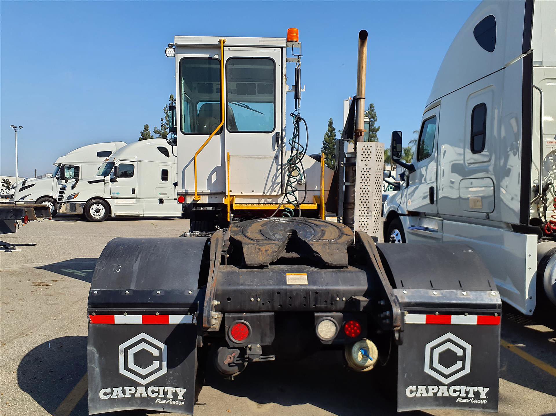 2018 Capacity SABRE 5 4X2 (For Sale) | Yard Spotter | #803920