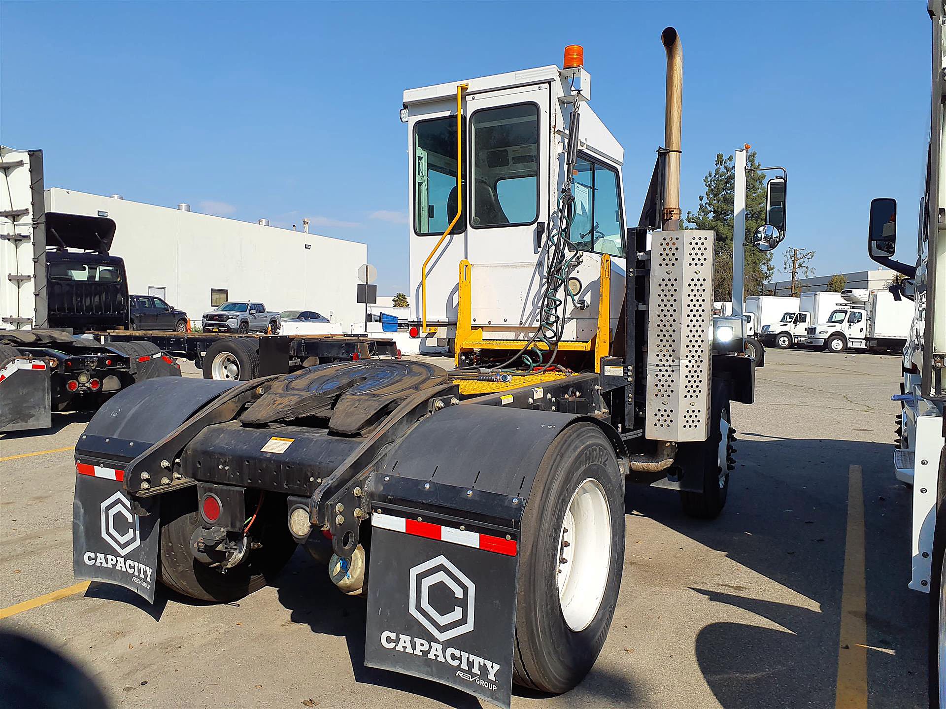 2018 Capacity SABRE 5 4X2 (For Sale) | Yard Spotter | #803920