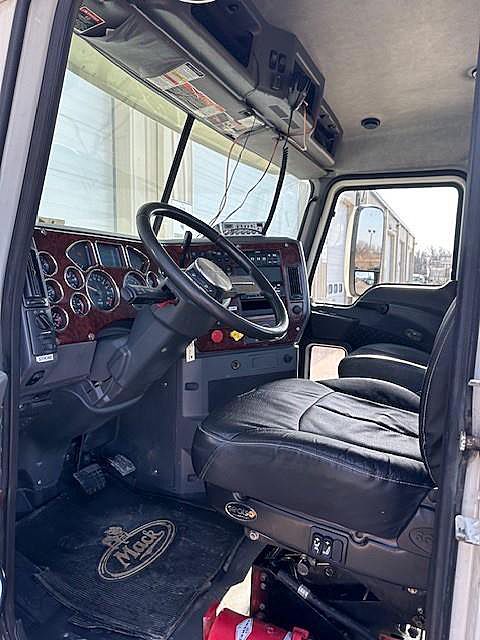 2016 Mack Pinnacle CXU613 (For Sale) | Daycab Sleeper | # 5360868