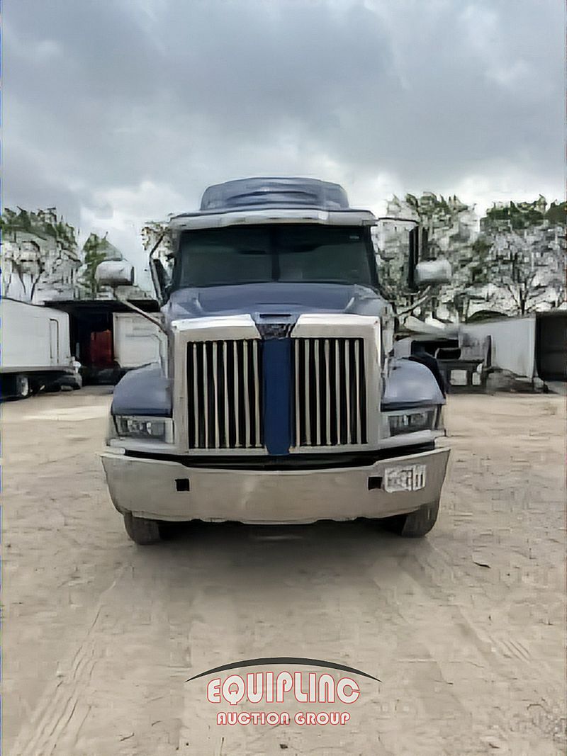 2017 Western Star 5700 XE (For Sale) | Sleeper Truck | #DKFHW1475
