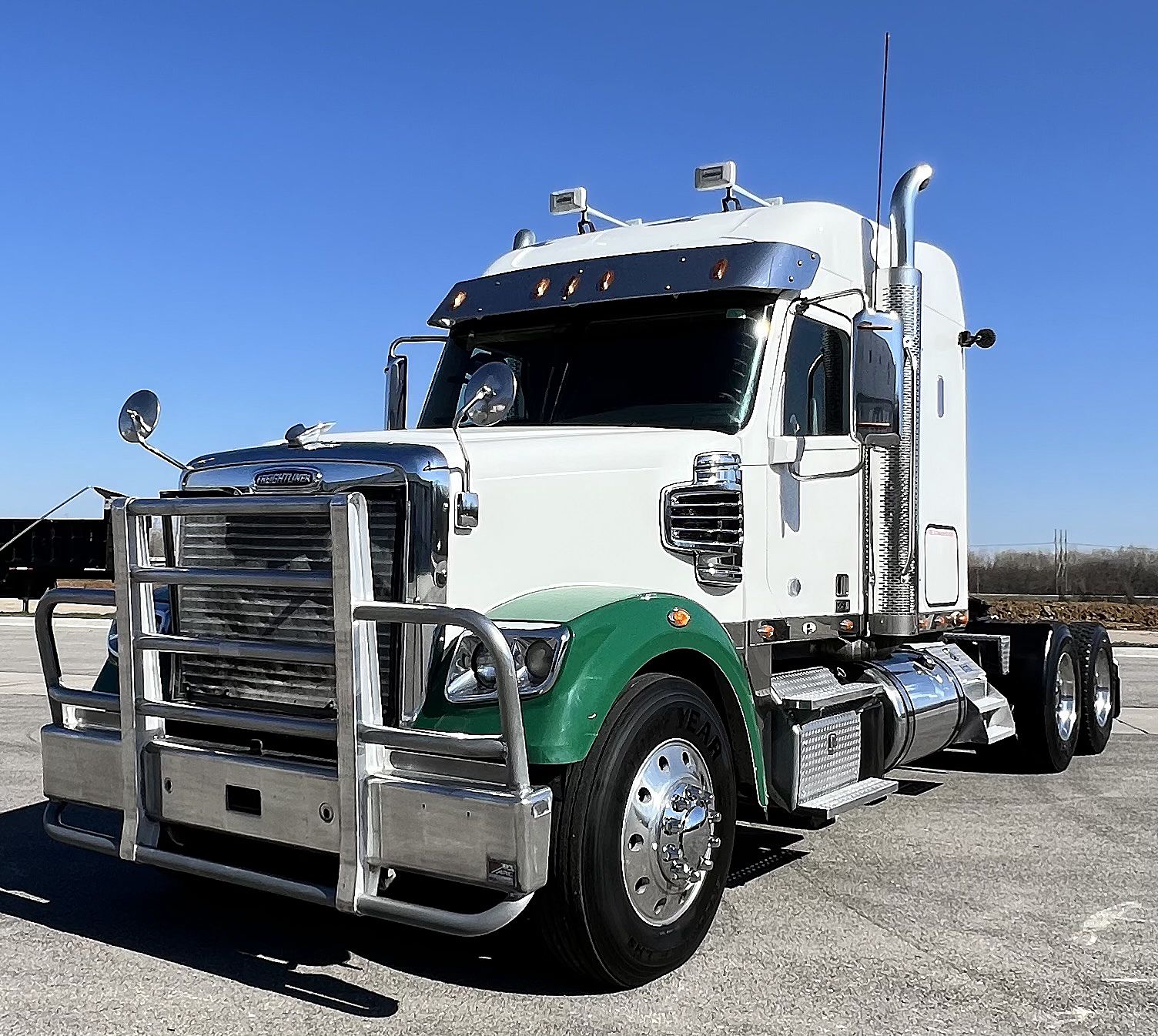 2018 Freightliner Coronado SD 122 (For Sale) | 58" Sleeper | #8188