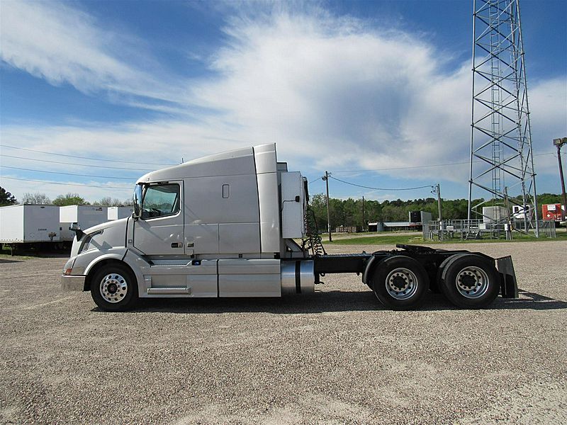 2014 Volvo VNL 630 (For Sale) | 60" Sleeper | #179726