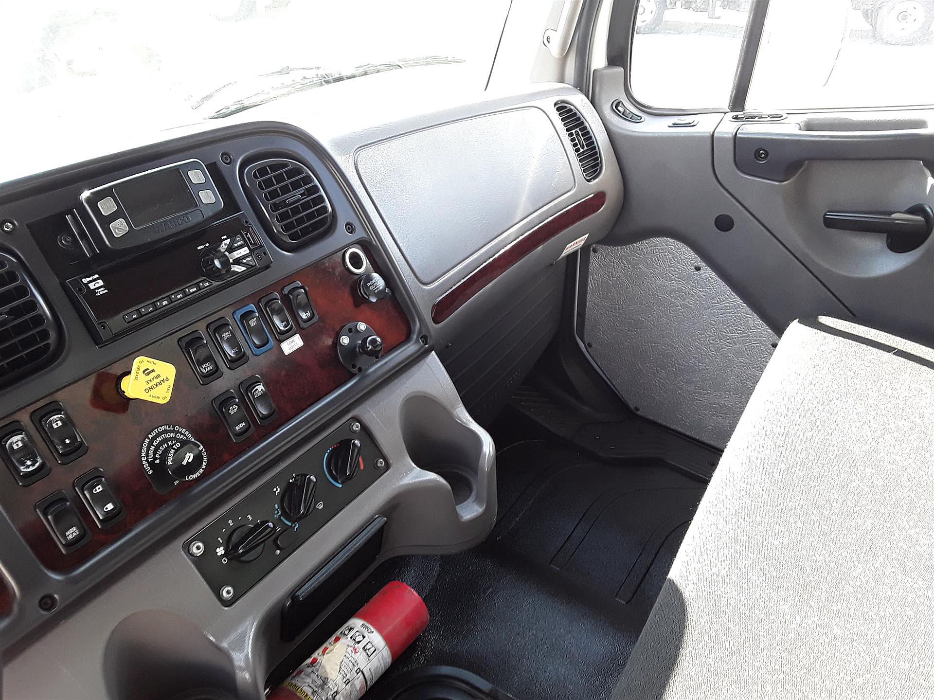 2021 Freightliner M2 106 For Sale | 26' Box | #262742