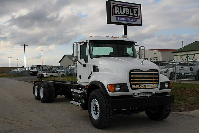 2006 Mack Granite CV713 For Sale | Cab & Chassis | #6M042733