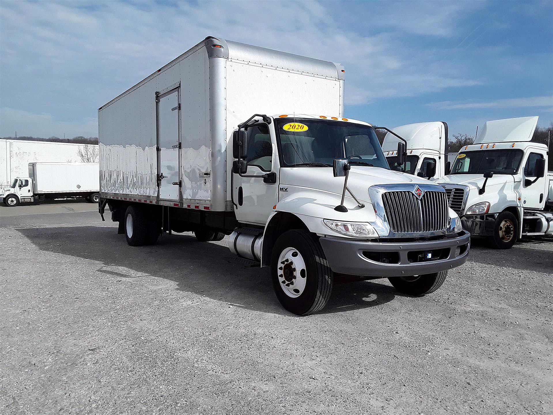 2020 International MV607 (For Sale) | 26' Box | # 280341