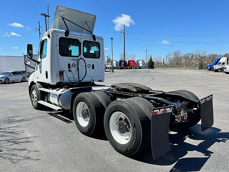 2022 Freightliner Cascadia PE116DC (For Sale) | Day Cab | #694241