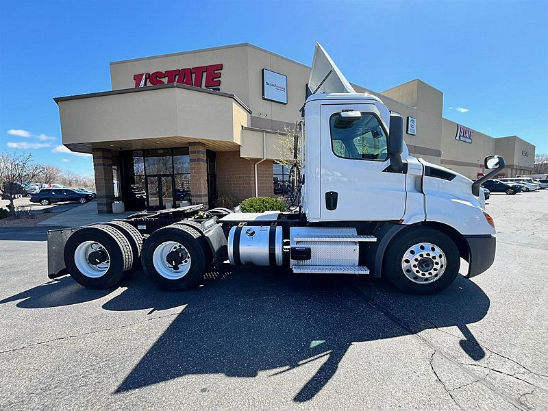 2022 Freightliner Cascadia PE116DC (For Sale) | Day Cab | #694241