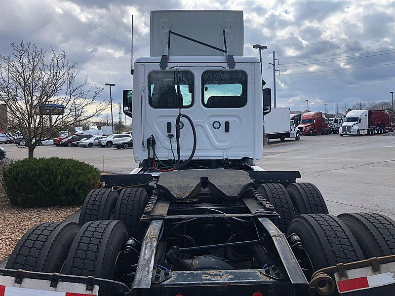 2022 Freightliner Cascadia PE116DC (For Sale) | Day Cab | #694242