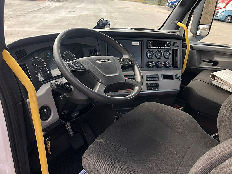 2022 Freightliner Cascadia PE116DC (For Sale) | Day Cab | #694242