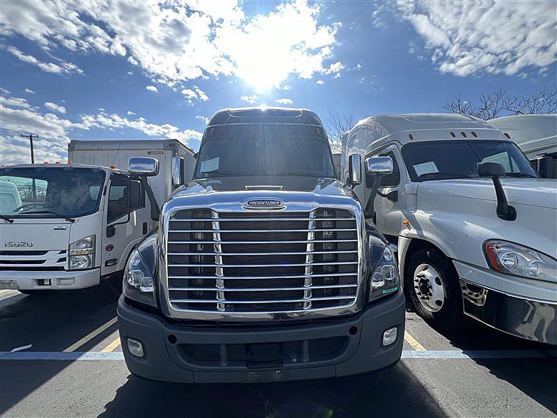 2020 Freightliner CASCADIA 125 For Sale | 72" Sleeper | #879905
