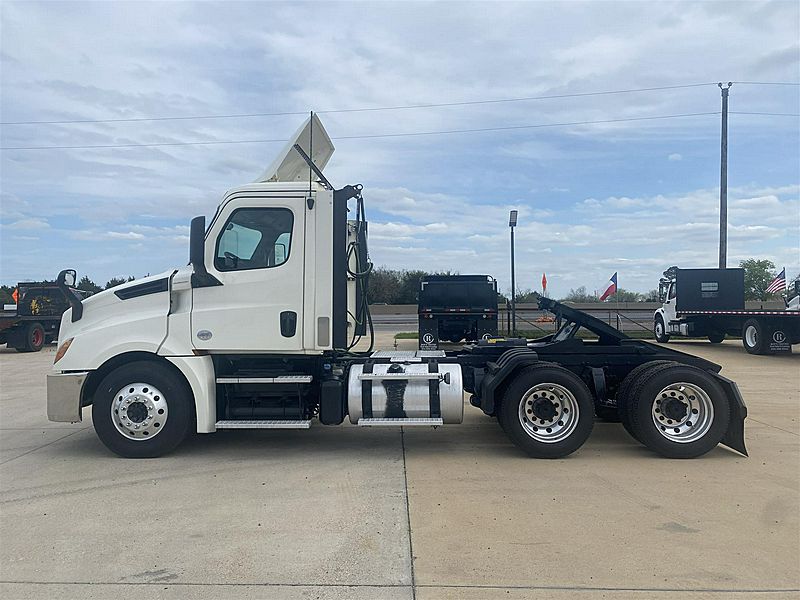2019 Freightliner Cascadia (For Sale) | Day Cab | #14245