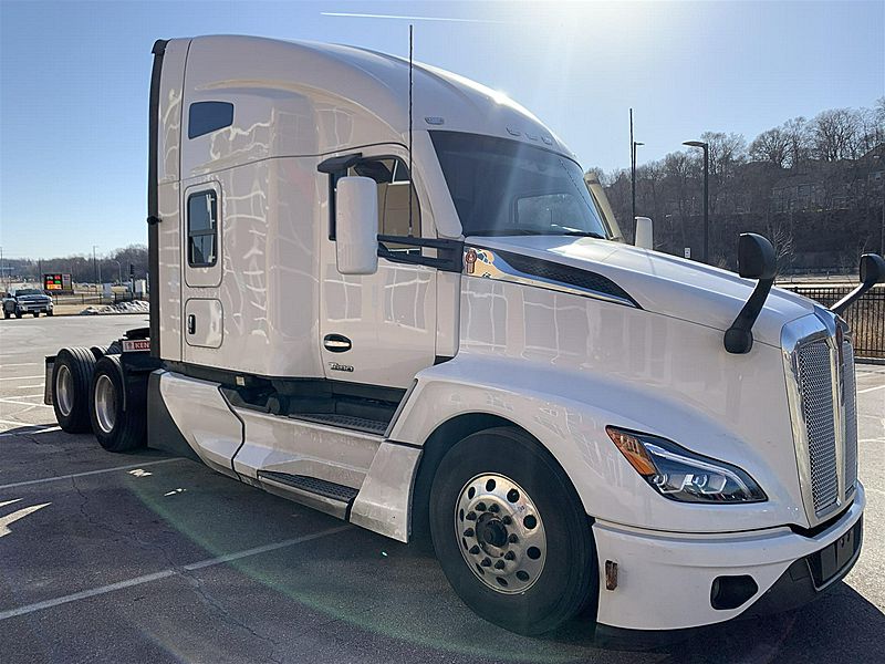 2022 Kenworth T680 (For Sale) | 76" Sleeper | #5763C