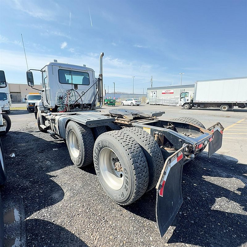 2017 Mack Pinnacle CXU600 (For Sale) | Day Cab | #677401