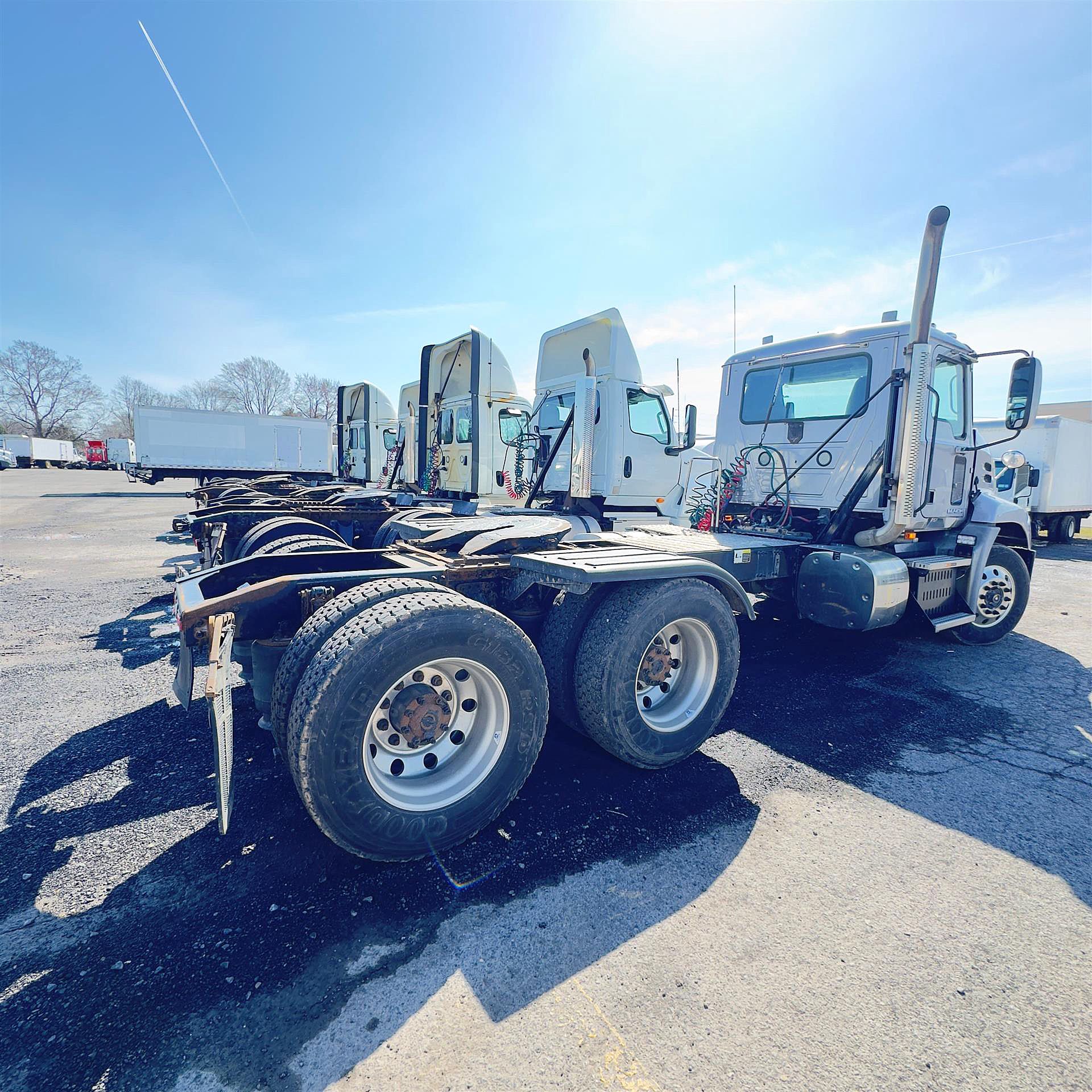 2017 Mack Pinnacle CXU600 (For Sale) | Day Cab | # UD-1374