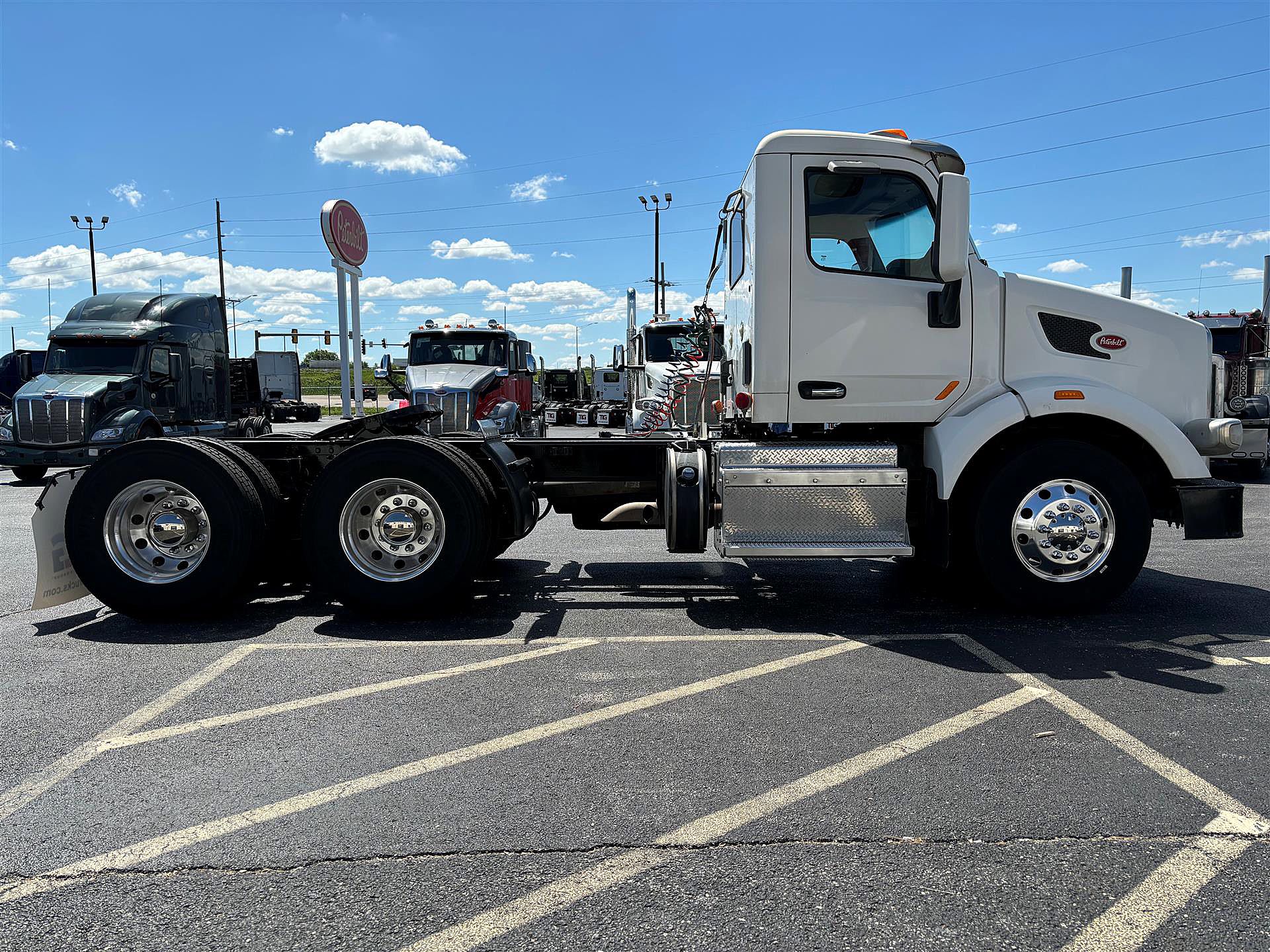 2017 Peterbilt 567 (For Sale) | None Sleeper | #D422317