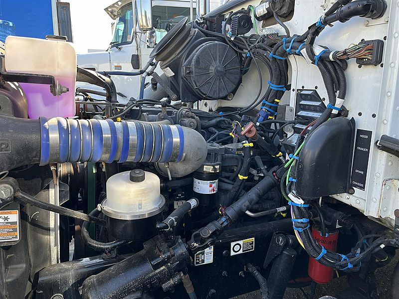 2020 Peterbilt 337 (For Sale) | 26' Box | Non CDL | #33N672573