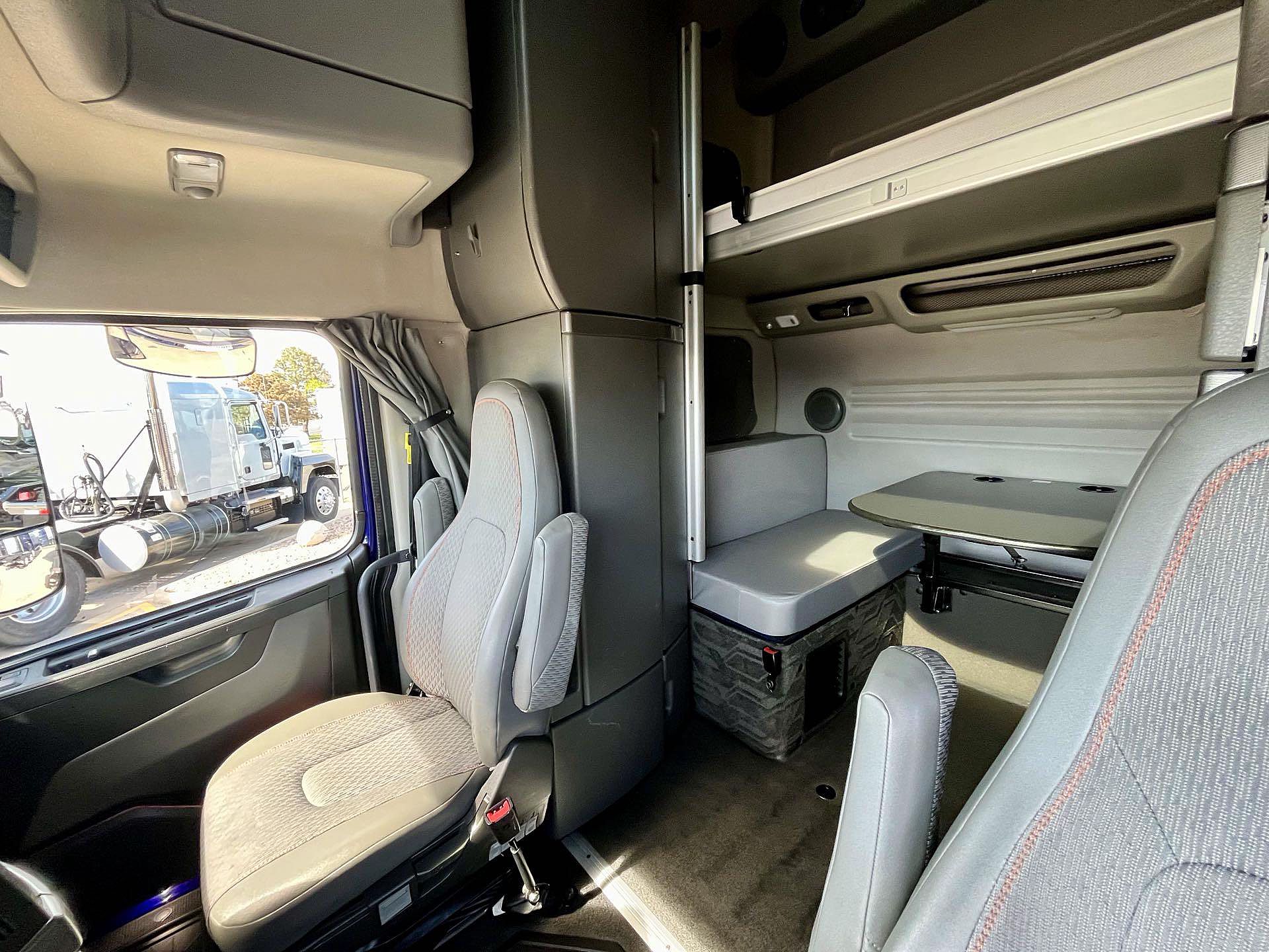 2022 Volvo VNL 860 (For Sale) | Sleeper Truck | #23VU601264