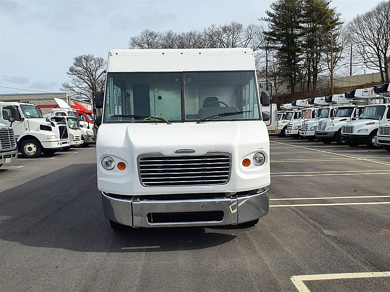 2017 Freightliner MT45 For Sale | 20' Box | #670099