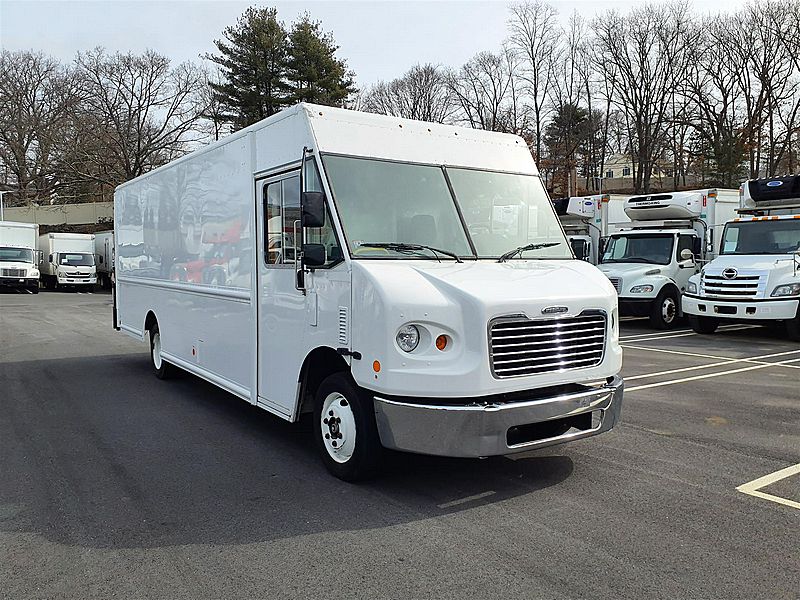 2017 Freightliner MT45 For Sale | 20' Box | #670099