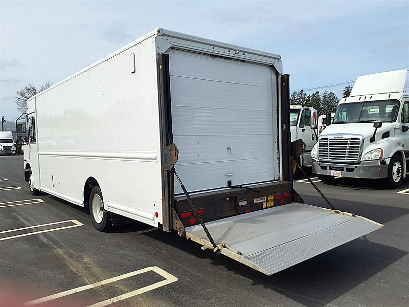 2017 Freightliner MT45 For Sale | 20' Box | #670099
