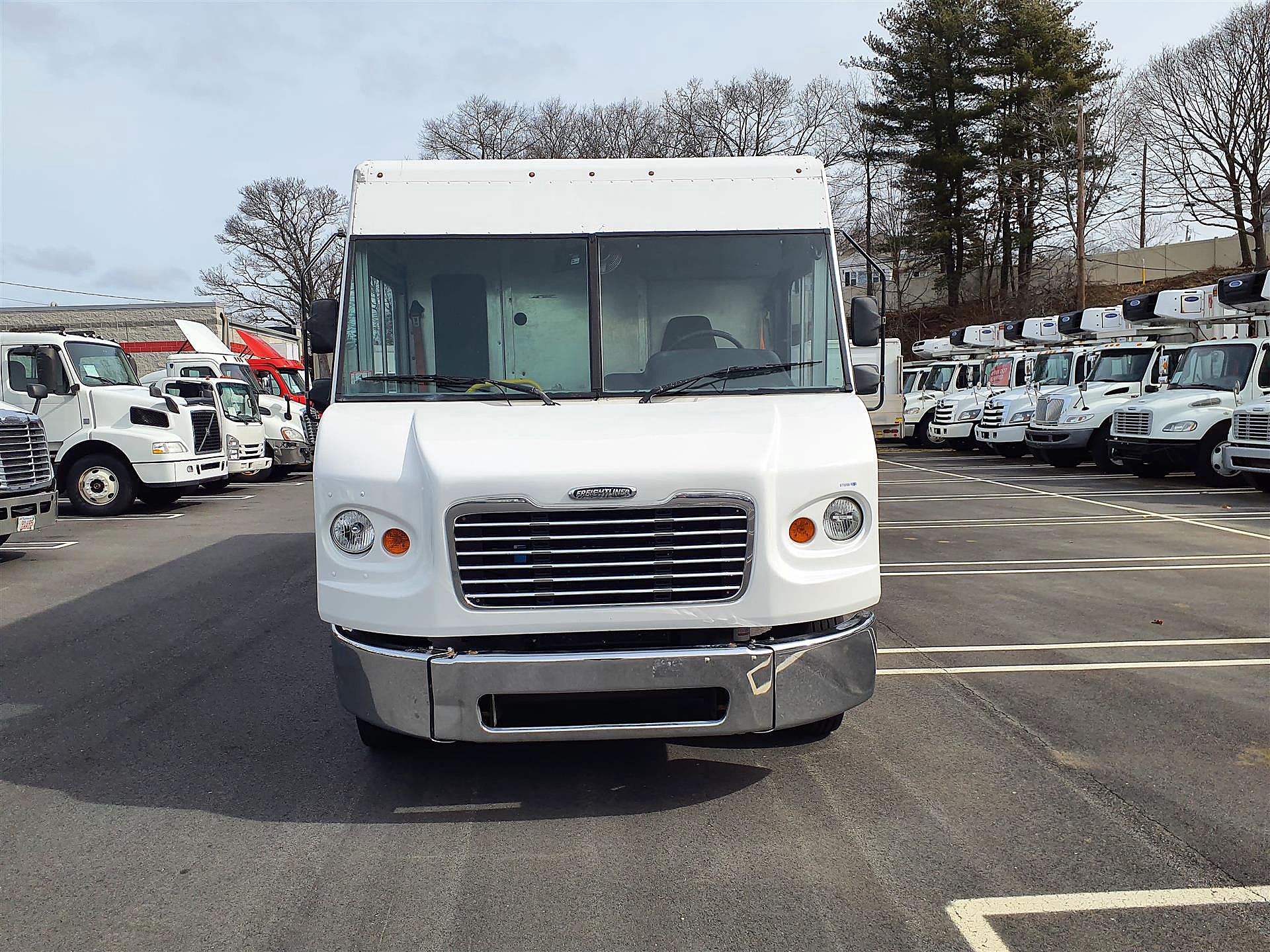 2017 Freightliner MT45 For Sale | 20' Box | #670099