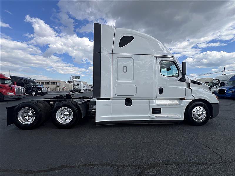 2021 Freightliner Cascadia 126 (For Sale) | 72" Sleeper | #264437