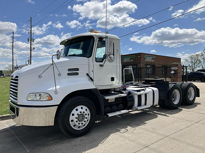 2015 Mack Pinnacle CXU613 (For Sale) | Day Cab | # CU6401