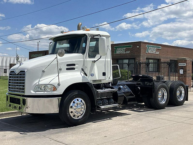 2017 Mack Pinnacle CXU613 For Sale | Day Cab | # 5360594
