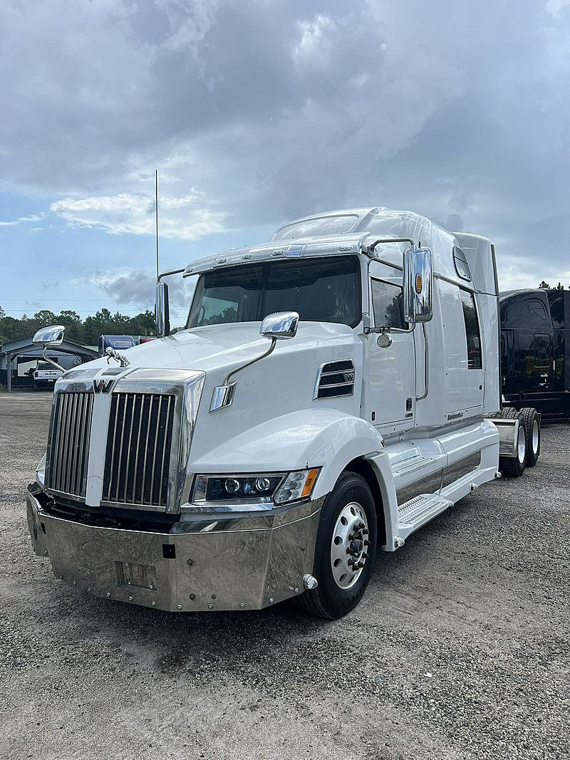 2022 Western Star 5700XE For Sale | 82" Sleeper | #NLMK3286