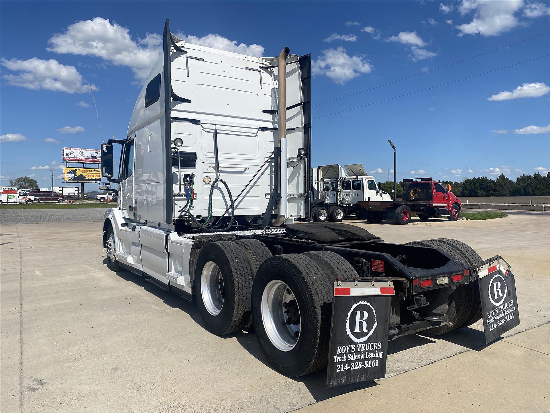 2015 Volvo VNL 670 (For Sale) | Sleeper Truck | #CNSMT 913159