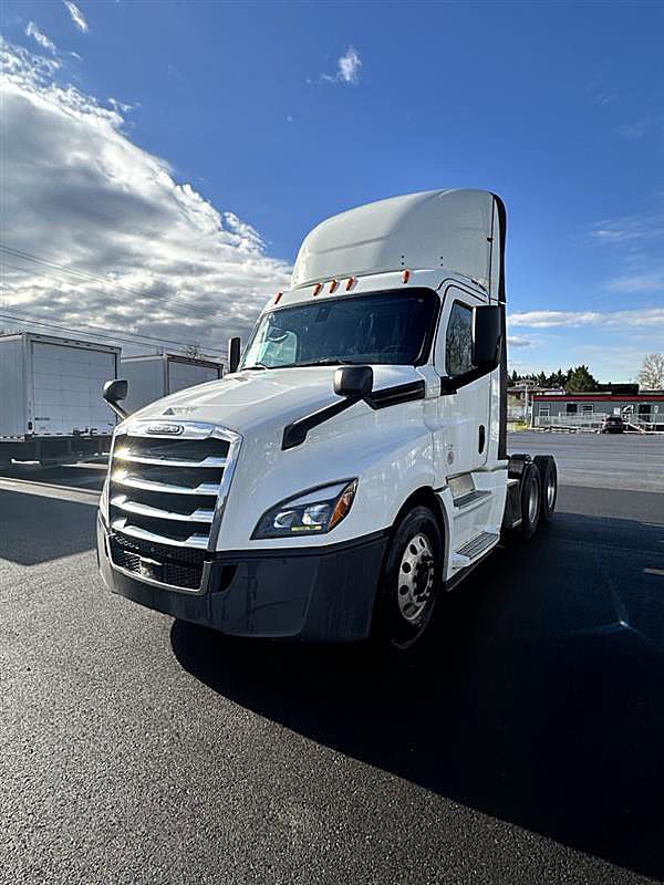 2018 Freightliner NEW CASCADIA PX12664 For Sale | Day Cab | #750263