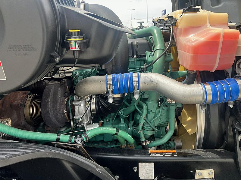 2023 Volvo VNL 860 For Sale | 77" Sleeper | #PT983