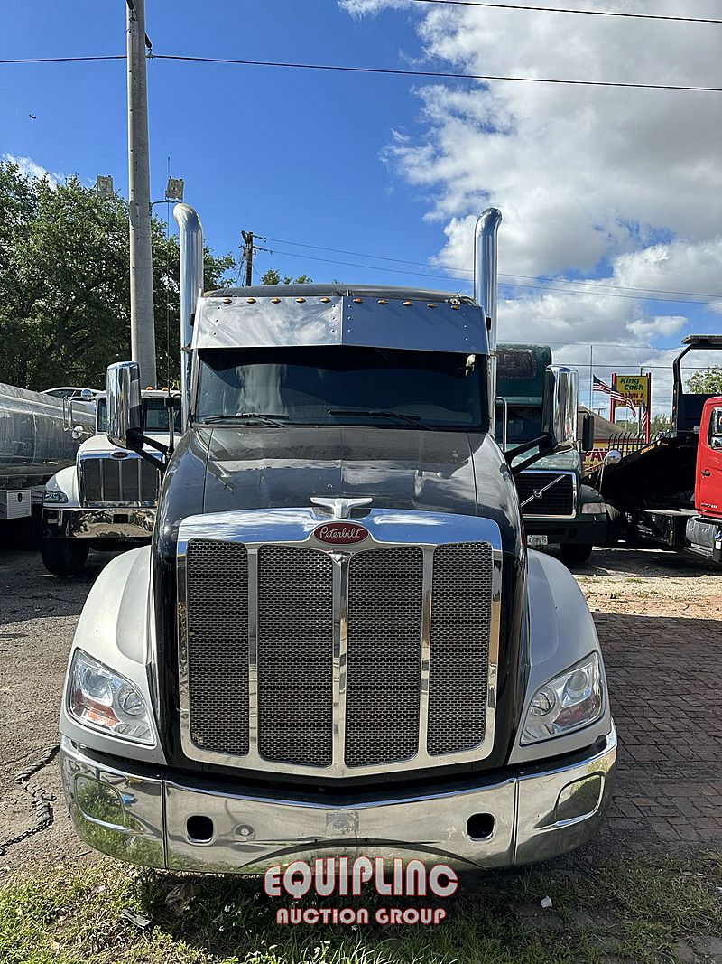 2014 Peterbilt 579 (For Sale) | Sleeper Truck | #TEA236523