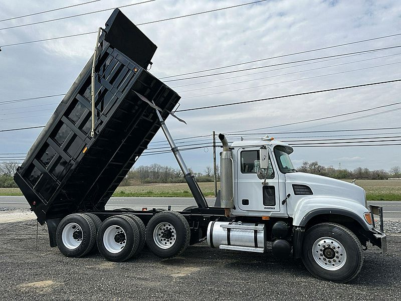 2004 Mack Granite CV (For Sale) | Dump Truck | # 0561712