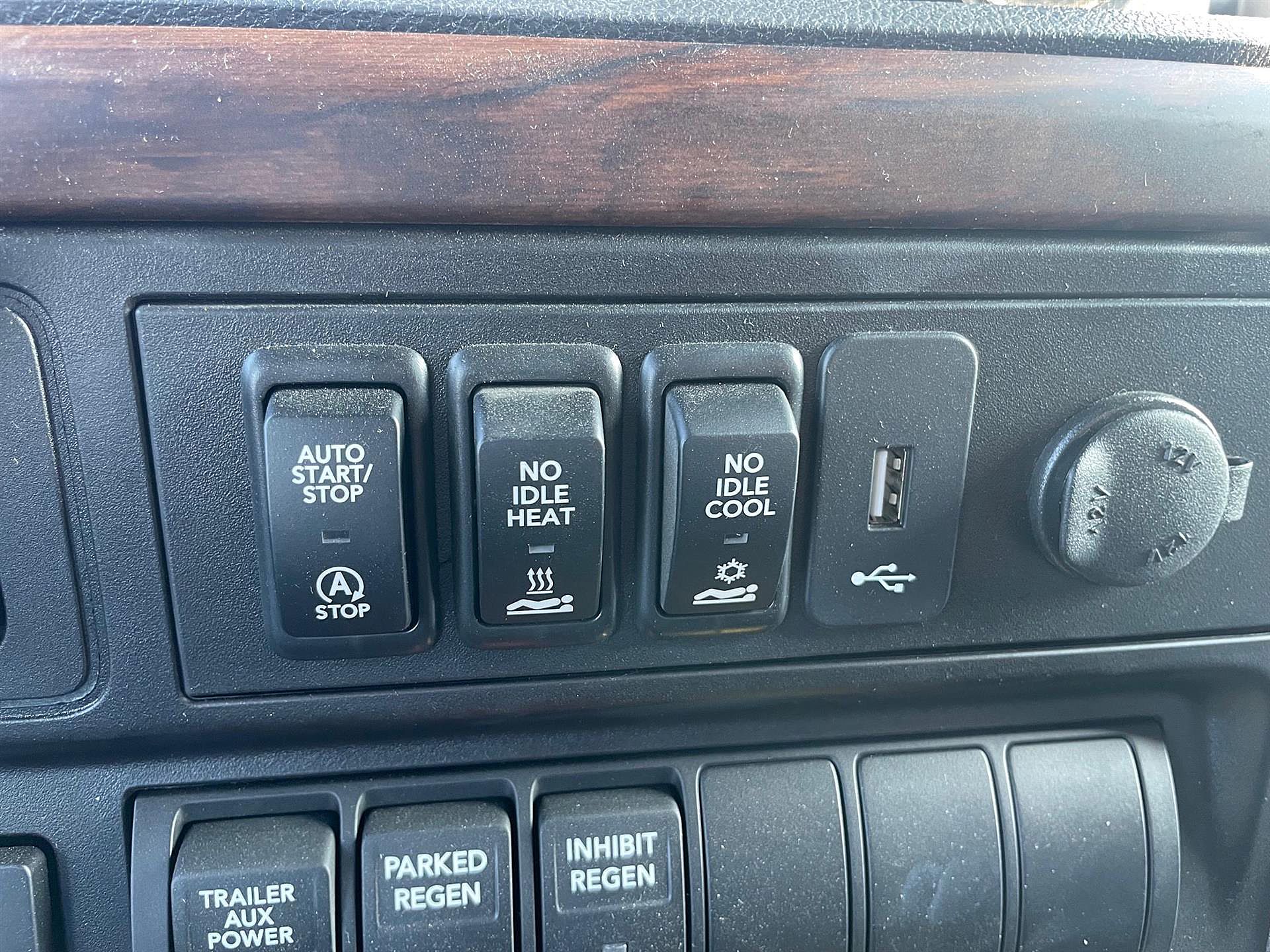 2025 International HX520 For Sale | 73" Sleeper | #SN500975