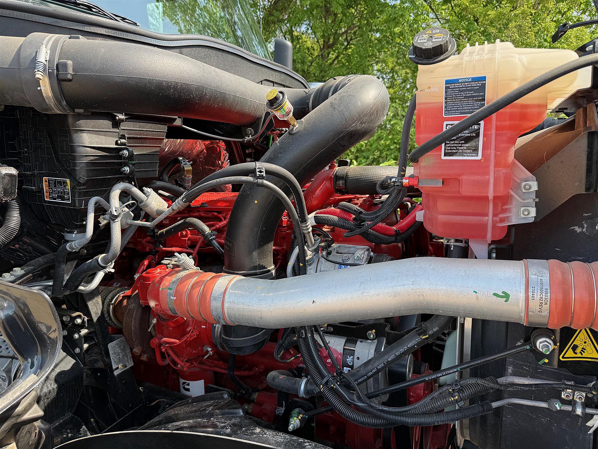 2025 International HX520 For Sale | 73" Sleeper | #SN500975