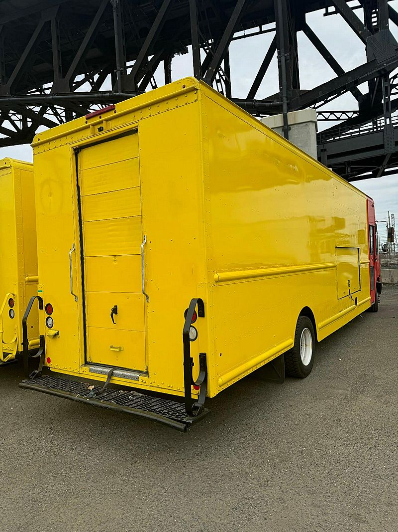 2017 Freightliner MT-55 WALK-IN (For Sale) | Day Cab | #665003