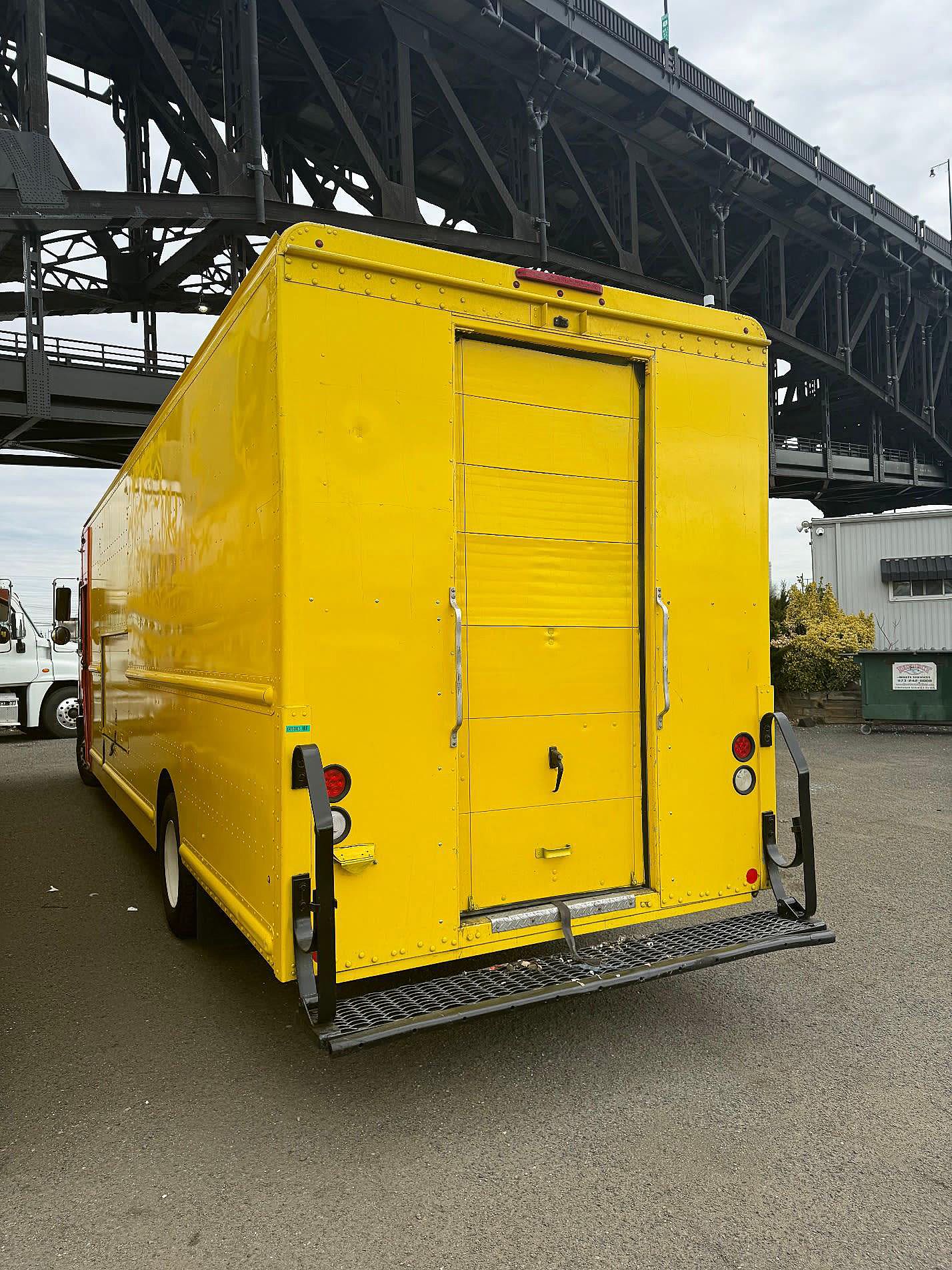 2017 Freightliner MT-55 WALK-IN (For Sale) | Day Cab | #665003