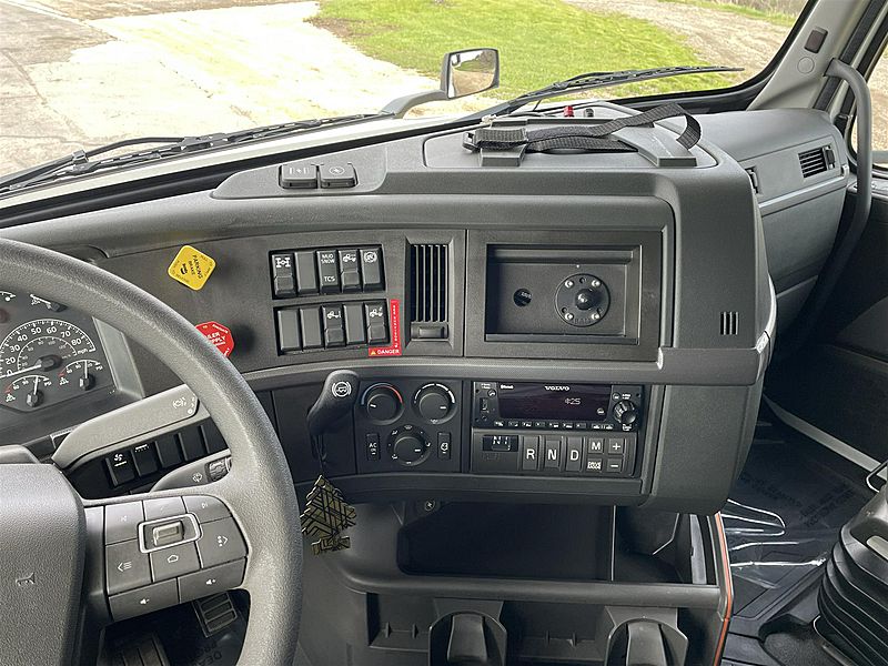 2022 Volvo VNL 860 For Sale | 77" Sleeper | #89537