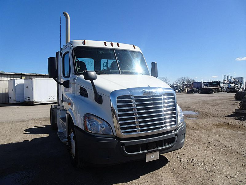 2014 Freightliner Cascadia (For Sale) | Day Cab | #10430
