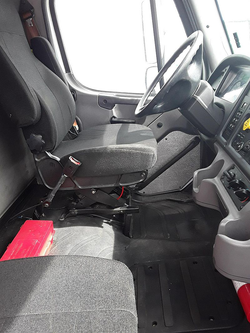2018 Freightliner M2 106 (For Sale) | Day Cab | #747162