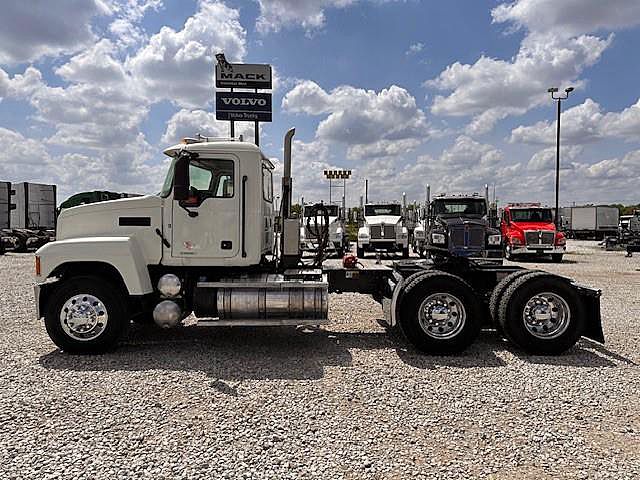 2020 Mack Pinnacle PI64T M778 (For Sale) | Daycab Sleeper | # 10272