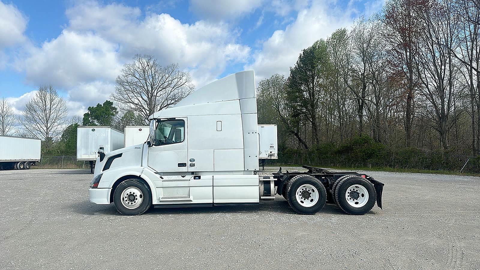 2016 Volvo VNL 740 For Sale | 61" Sleeper | #351626